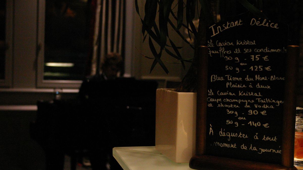 Hotel Mont Blanc - Bar Review | SeeChamonix.com