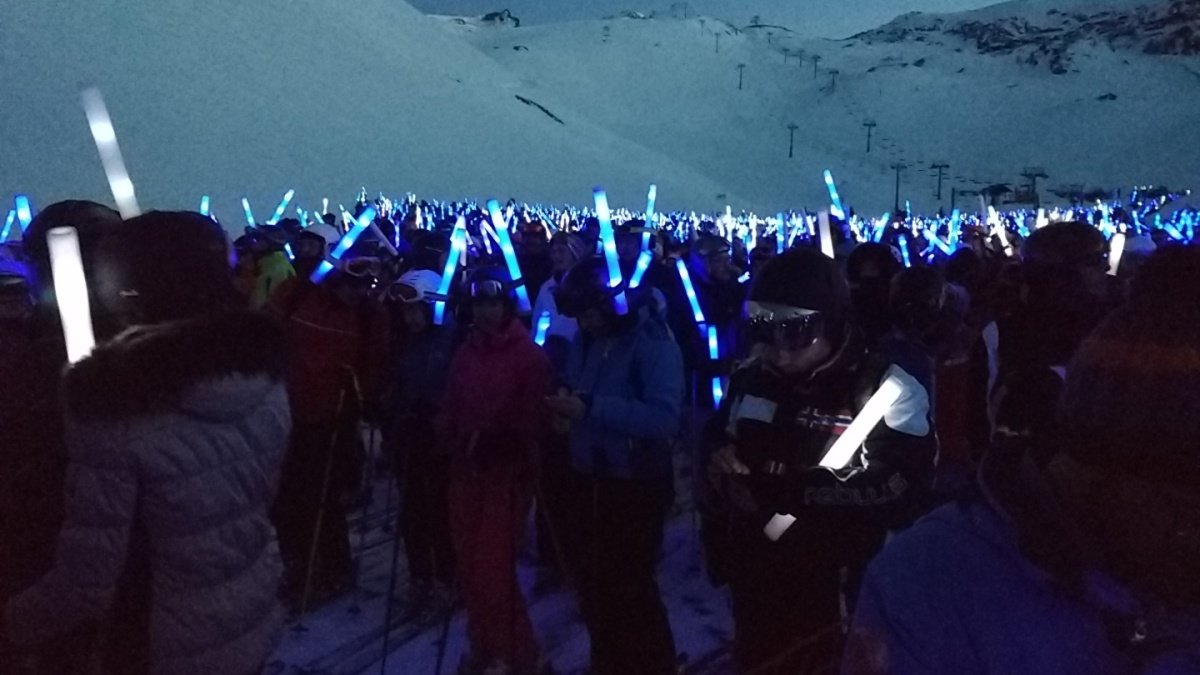 Les 2 Alpes World Record attempt torchlit descent