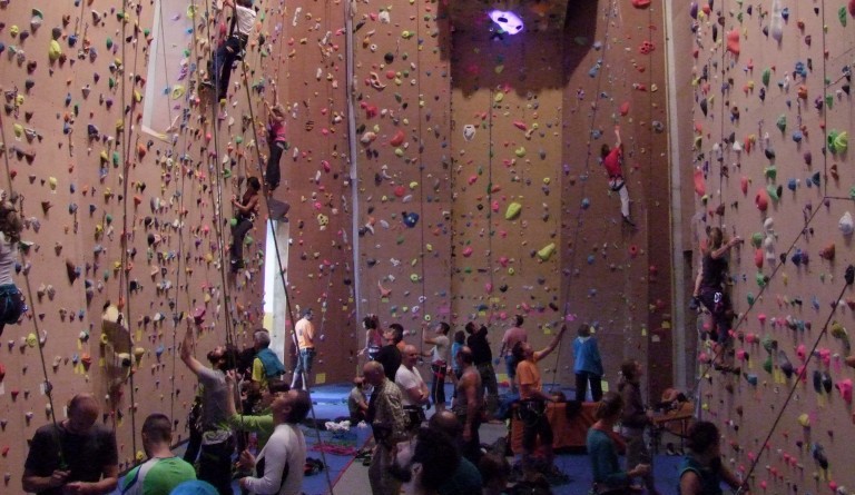 AltiGrimp Indoor Climbing, Valreas | SeeProvence.com