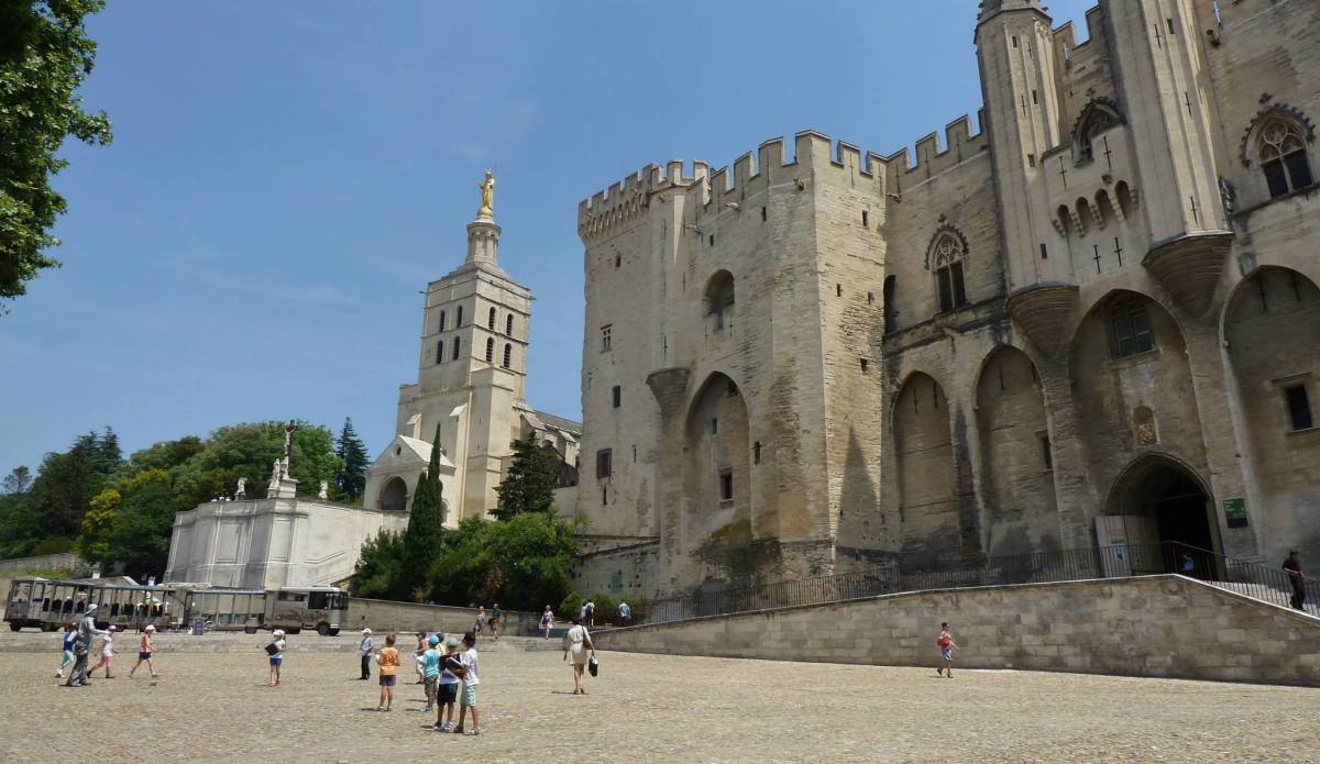 A tour of Avignon, Sightseeing made easy in Provence's capital ...