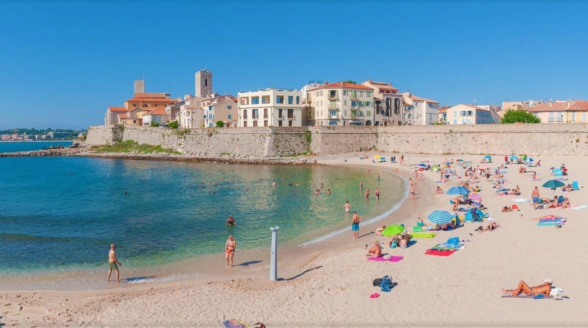 Beautiful beaches in Antibes