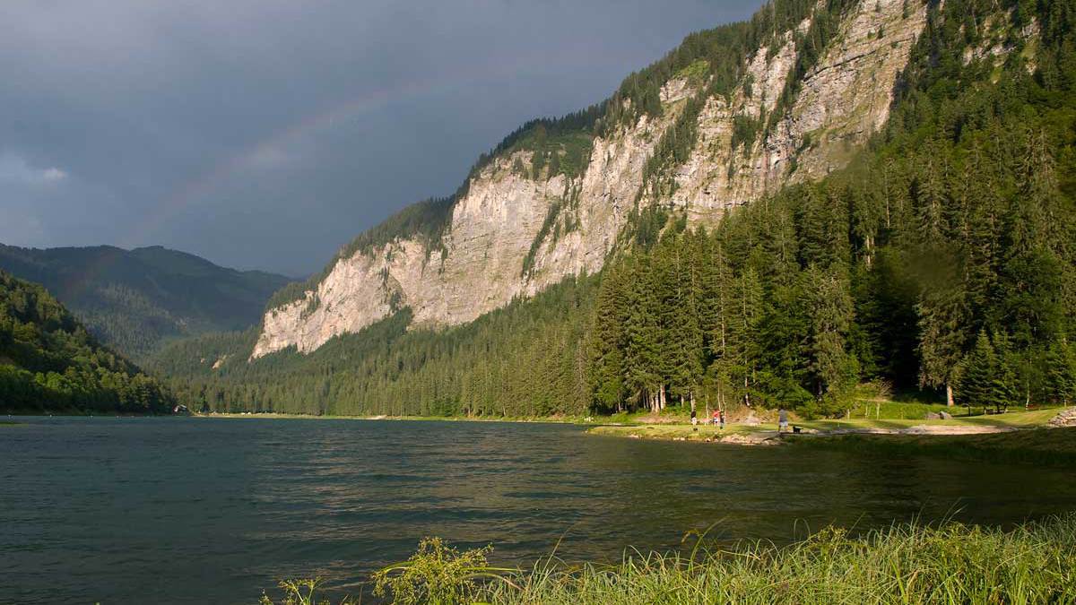 Montriond Village to the Lake | SeeAvoriaz.com