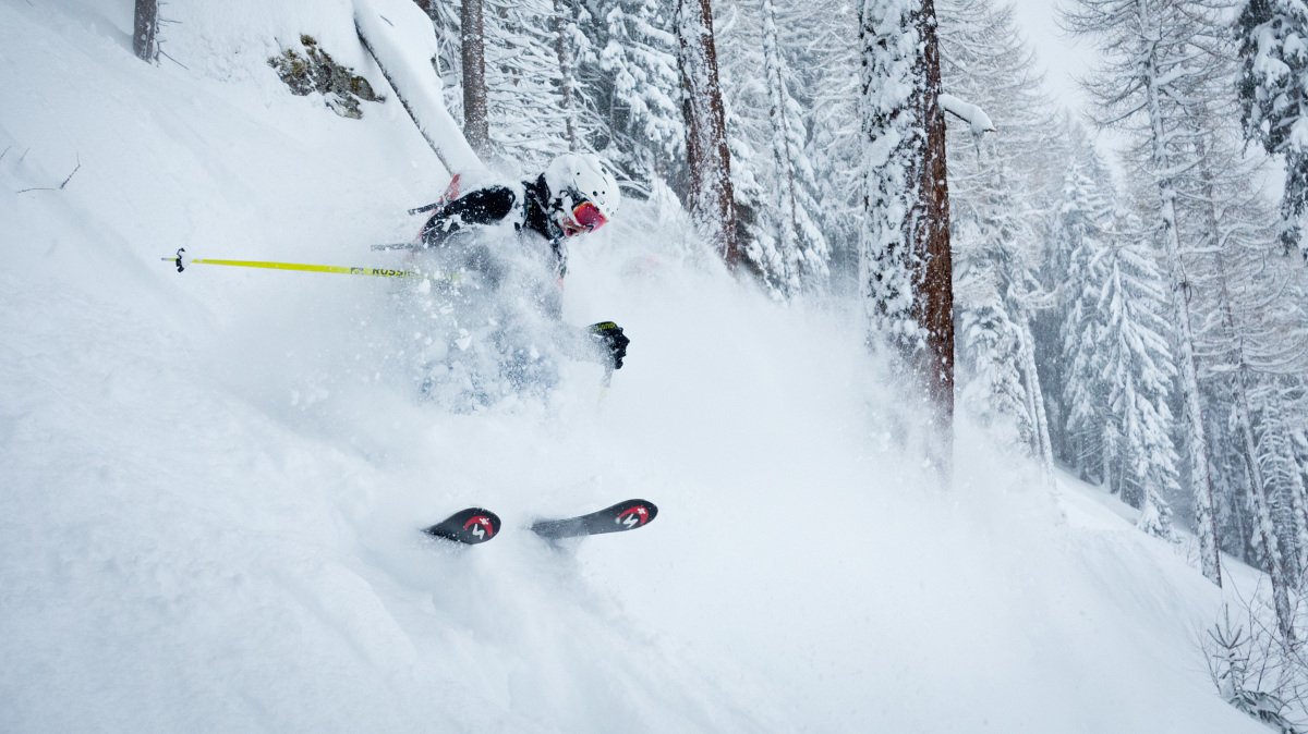 Skiing deep, deep powder in Courmayeur | SeeChamonix.com