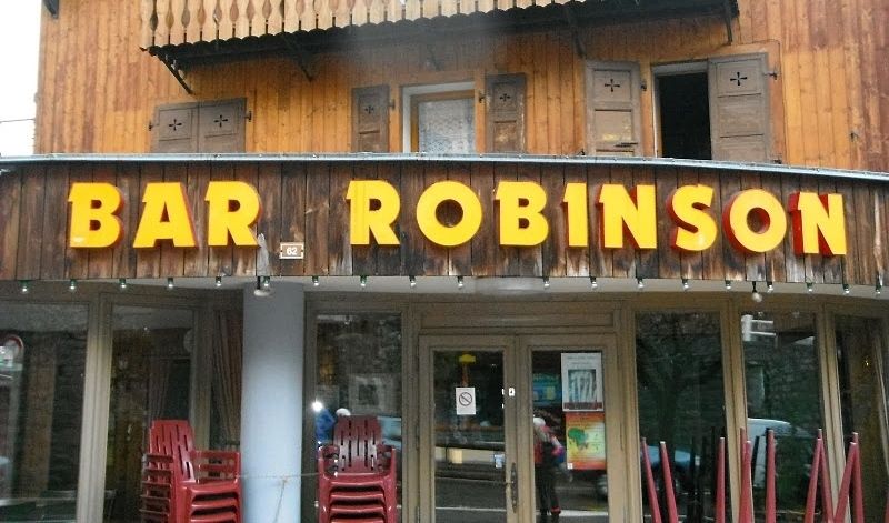 Robinsons Bar, Morzine | SeeMorzine.com
