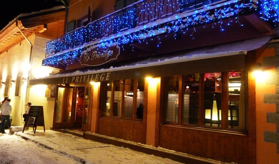 Bar Bars & Clubs in Chamonix | SeeChamonix.com